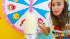 Влад и Никита Влад и Никита играют с игрушечными домиками - Видео для детей