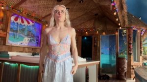 Сексуальная примерка бикини: сочные тела, прозрачные купальники и мужской взгляд