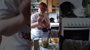 Лимонад сделала) мама сказала отлично, но сахара надо побольше
