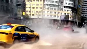 На улице Молодежная в Москве разлилась кипяченая вода