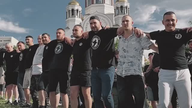 Стенка на стенку - русская народная забава - на праздновании годовщины Русской Общины
