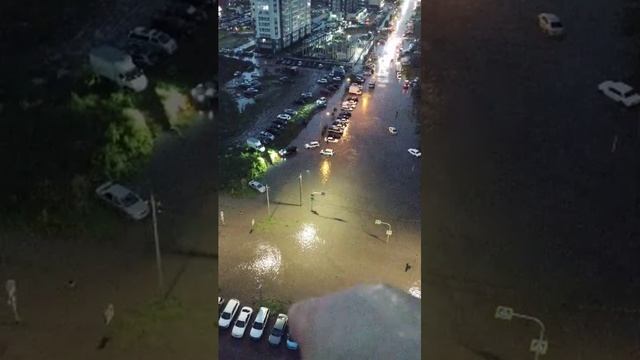 потоп в Барнауле (машины плавают)