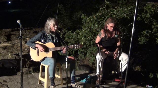 Рада Анчевская (Рада и Терновник) на фестивале "Малахов Камень - 23" (Недвиговка, 31 мая 2025 г.)