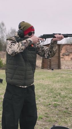 Из ковбойского ружья по тарелкам. 410 калибр.
