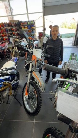 Отзыв юного обладателя питбайка JHLMOTO JHL SX175 LX162FMJ о мотосалоне ИКС-МОТОРС