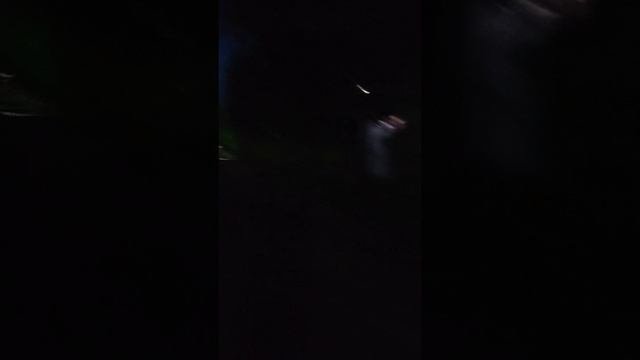 Один среди темноты и рассвета-Cleaning shadow on street