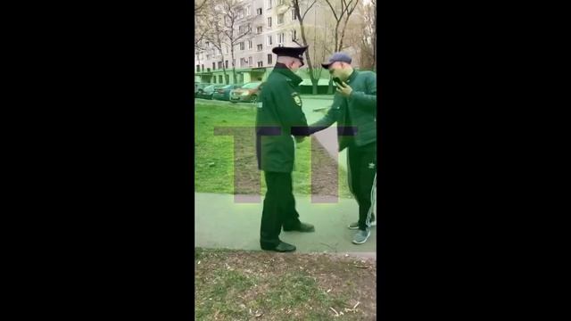 Нападение мигранта на сотрудника полиции