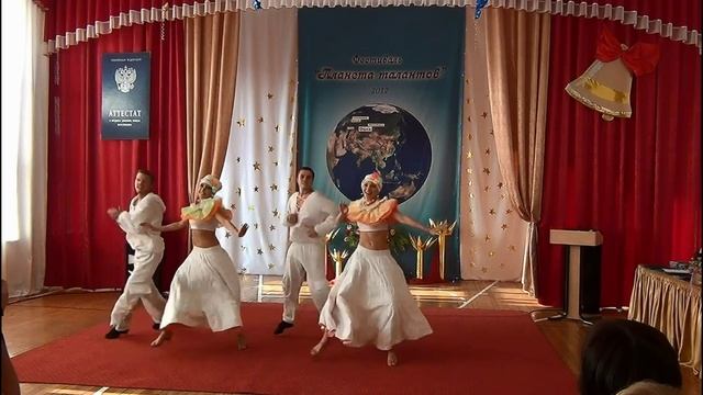 Африканский танец на Выпускной! Оценим друзья!