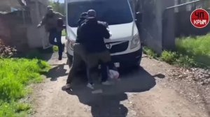 В Крыму задержали трёх мужчин за мошенничества при оформлении льгот для бойцов СВО.