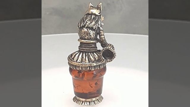 Статуэтка Баба Яга в янтарной ступе