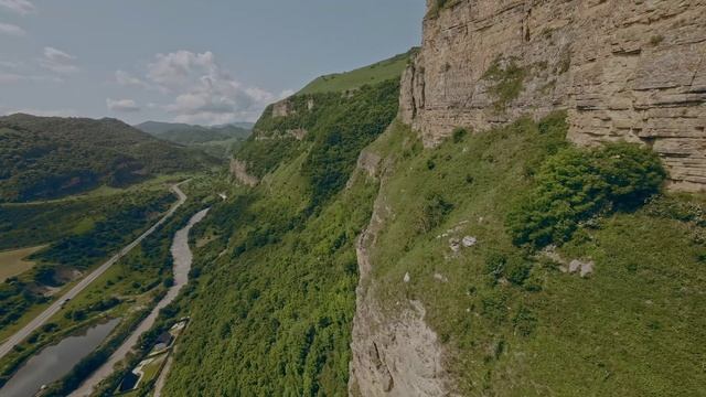 Дрон в горах