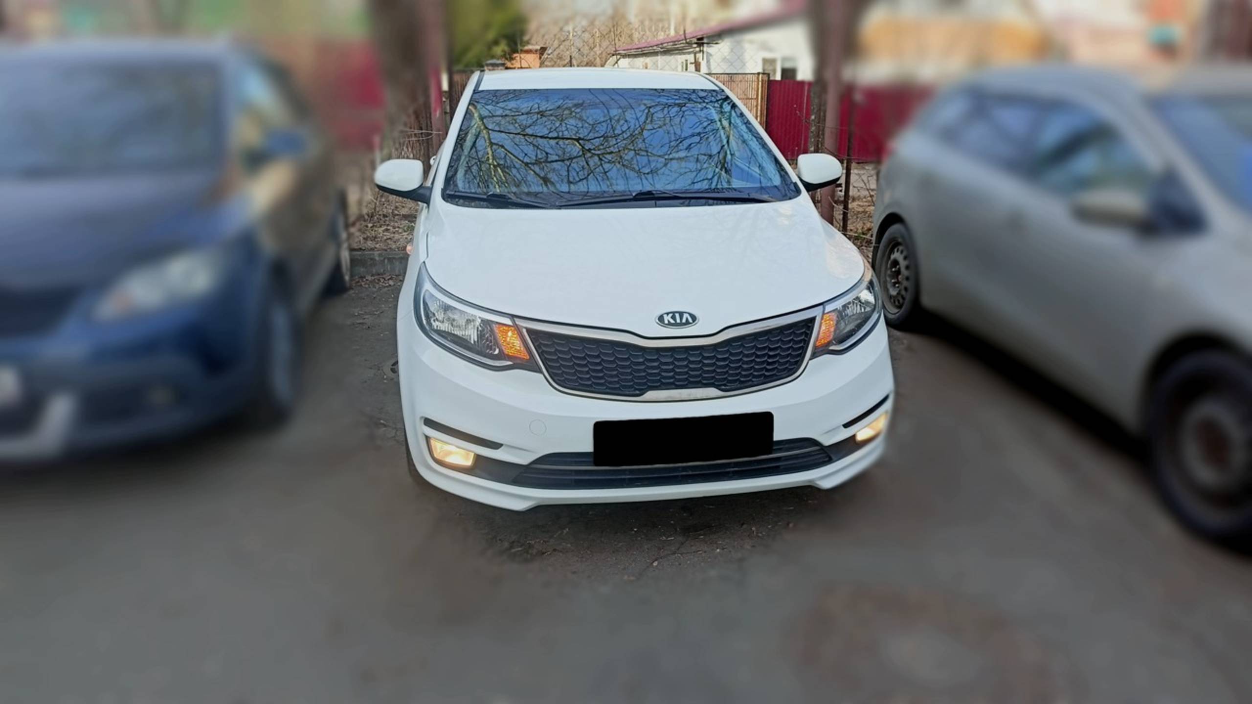 Не работают кнопки на руле / Горит лампа открытого багажника на Kia Rio