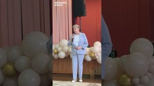 Начальник отдела образования Мозырского райисполкома Лариса Попкова тепло поздравила выпускников