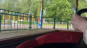 Советские карусели в Пскове в Летнем саду.