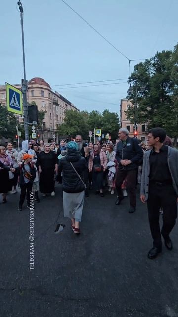 Прогулка до метро с батюшкой после кинопоказа в БКЗ #протоиерейсергийбаранов