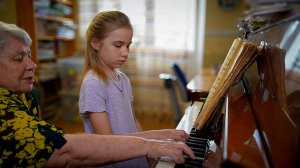 Ярослава, 7 лет. К.Черни, избранные этюды, №25 (открытый урок)