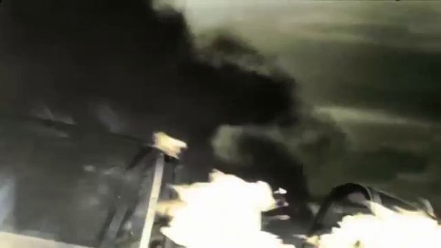 Владимир Высоцкий - Их восемь, нас двое (видеоряд из к_ф - В бой идут одни старики).