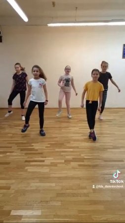 Танец Челлендж из TikTok.