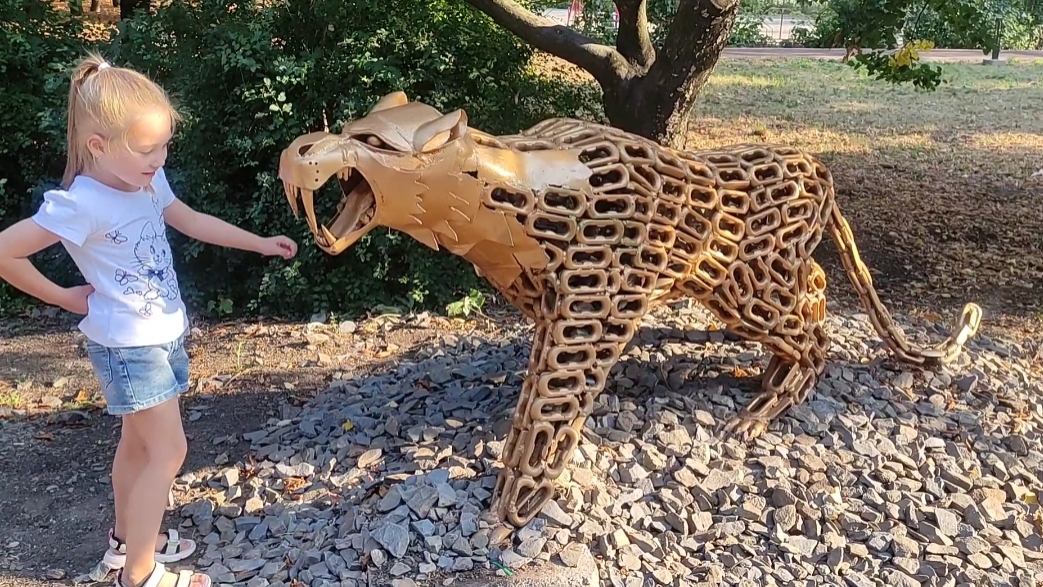 Аллея кованых фигур. Кировское ДНР