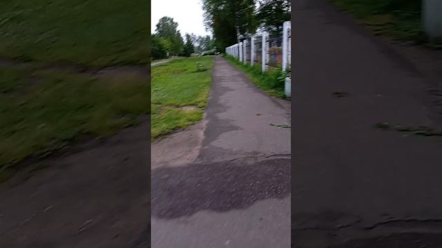Ностальгия по летним вечерам с близкими людьми-Cleaning shadow on street