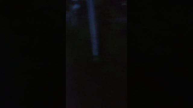 Эхо летних вечеров: веселые приключения друзей-Cleaning shadow on street