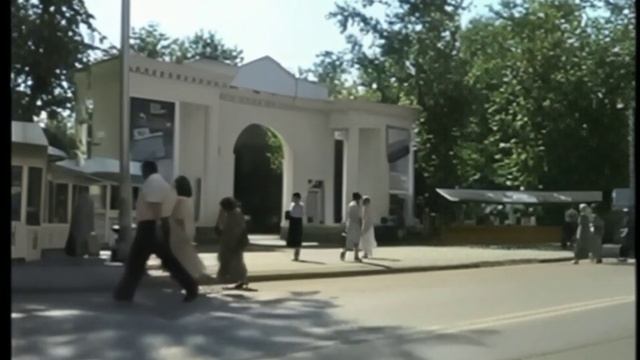 Центральные улицы г Кургана 1995 год