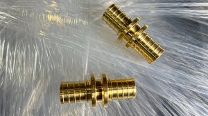 Муфта соединительная HOOBS 32-32 мм равнопроходная для труб из сшитого полиэтилена аксиальная