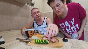 БЕССОННАЯ и НЕРВНАЯ ночь из-за Вована! Очень беспокоюсь за своего ПЕЛИКАНА! Кормлю его и по делам!