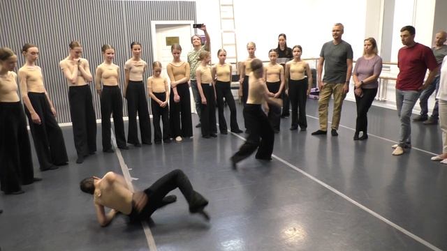 08 circle (2025_06_04 открытый урок современный балет).movie