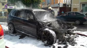 Огнеборцы потушили загоревшийся автомобиль в центре Тулы