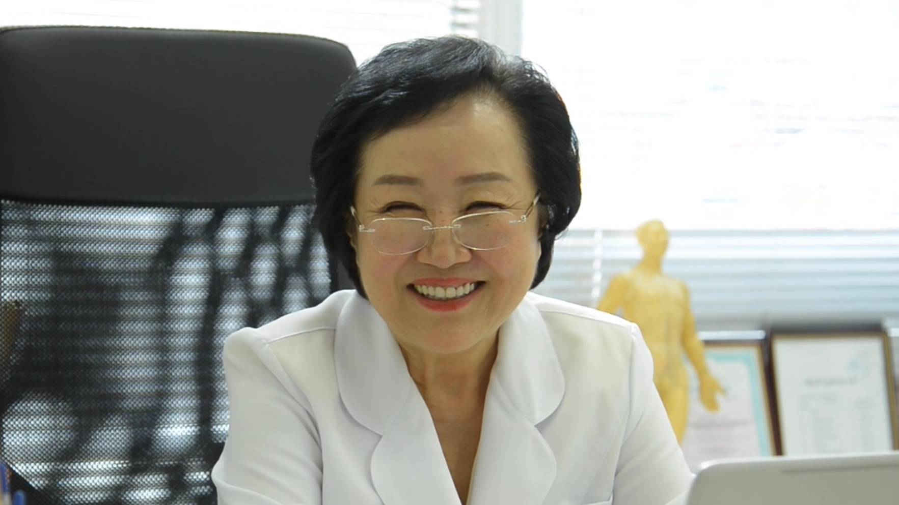 "Посланцы Бога" сл. П.Давыдов, муз. В.Пак, Поёт Заслуженный артист России Валерий Пак.