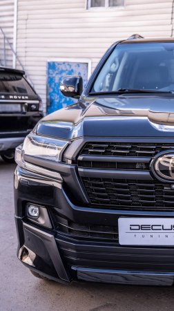 Наряжаем Тойоту Ленд Крузер 200 '2015 в Максимальную комплектацию "Superior Black" 21 года.