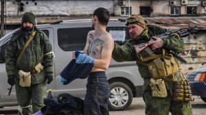 На войне: «Потеряешь бдительность, местные заведут в ловушку»