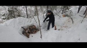 Выживание в лесу 24 часа на морозе. Заночевали в сугробе. Выжить под снегом