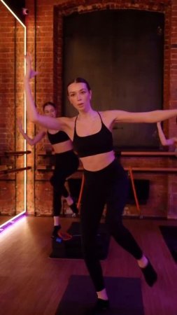 Красота и гибкость на HIIT STRETCHING