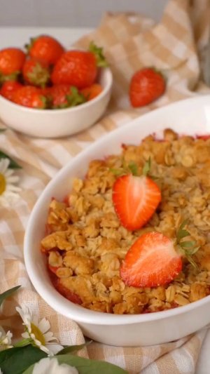Клубничный крамбл с овсянкой 🍓