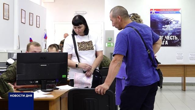 ОРЕНБУРЖЦЫ ПОДПИСЫВАЮТ КОНТРАКТЫ НА ВОЕННУЮ СЛУЖБУ