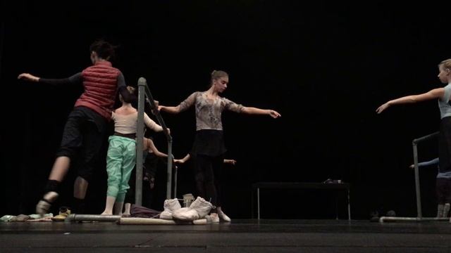 Балетный урок на сцене, Китай | 2017