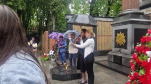 Муниципальные депутаты собрались у воинского мемориала для участия в акции «О героях былых времен»