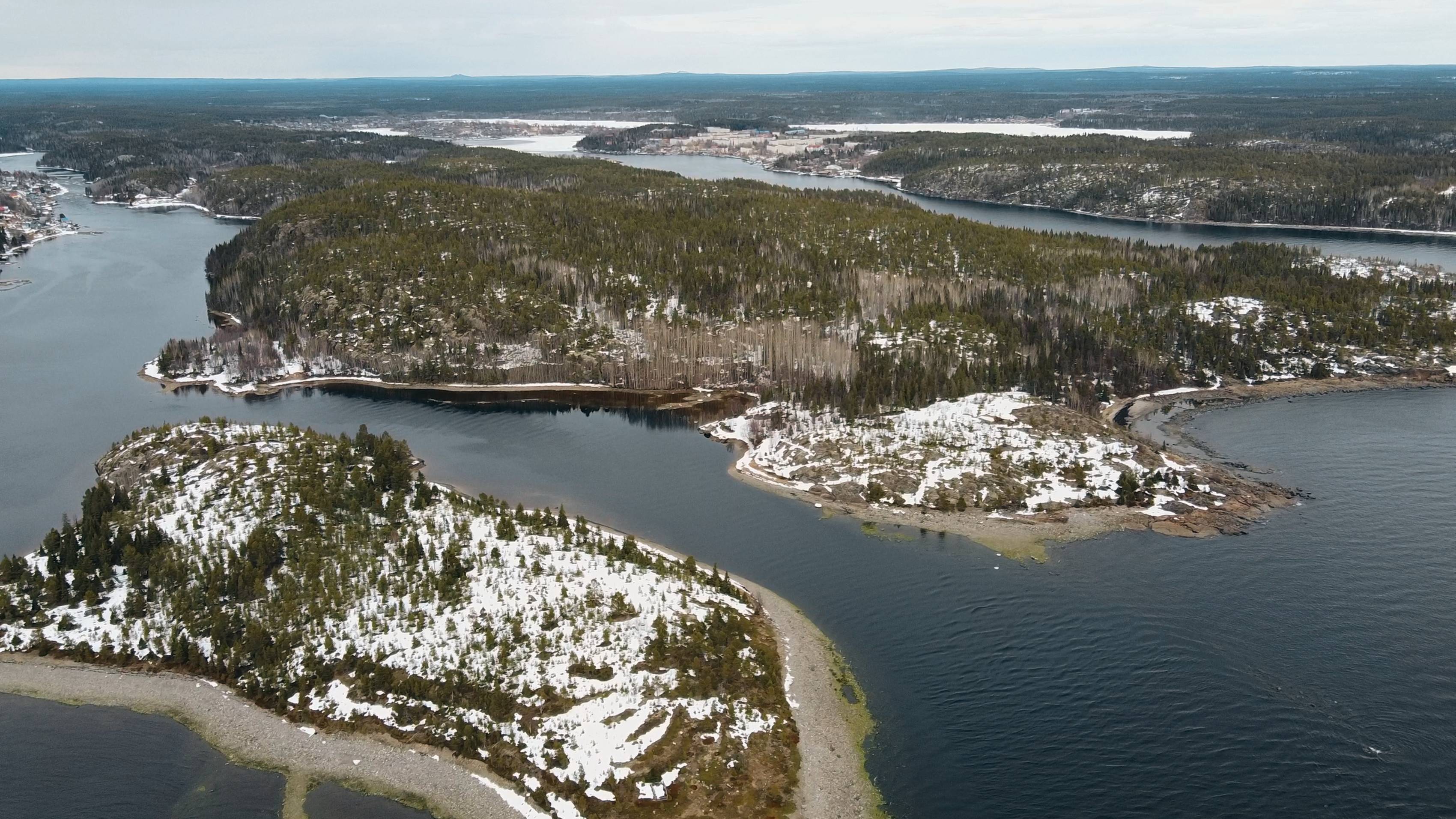 Устье реки Умба и Белое море \ Терский район, Мурманская область