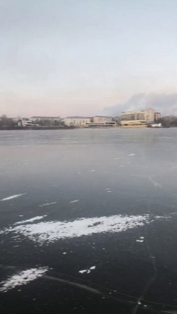 "Петрович, смотри" рыба во льду Нижнетагильский пруд  #тагил #урал #зима #туризм #рыбалка #хохма