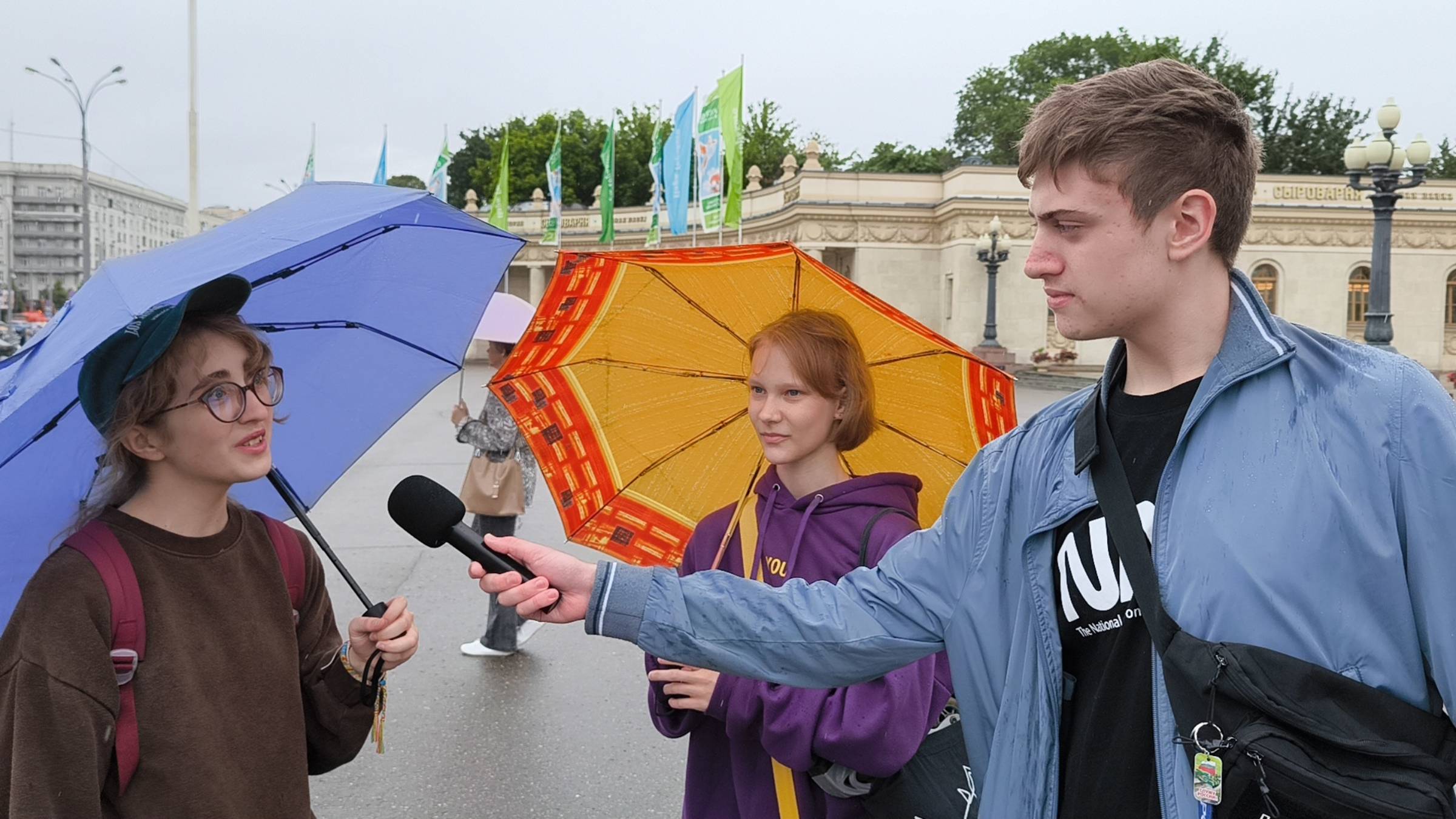 Чем вы гордитесь в России Опрос москвичей и гостей столицы в парке Горького | 14 канал | Стритток 3