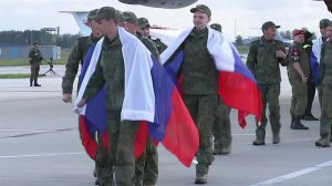 Еще одна группа российских военнослужащих вернулась из плена на Родину