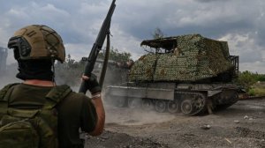 Гаубица «Мста-С» уничтожила опорный пункт и технику ВСУ. Лучшее видео из зоны СВО