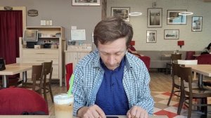 Юрий Тубольцев читает стихи Янины Верной (Махониной) Москва Июнь 2025 г. Эпизод (4)