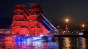 В Санкт-Петербурге прошёл праздник выпускников «Алые паруса»