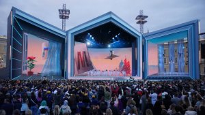 «Раскрываются по-новому»: почему артисты прошлых лет популярны на «Алых парусах»