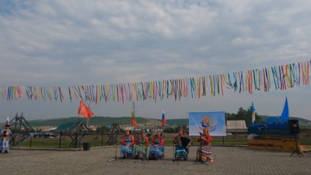 МЫ ДРУЖБОЙ ЕДИНОЙ СИЛЬНЫ!  ЭБТЭЙ БАЙХАДАА ХҮСЭТЭЙБДИ!