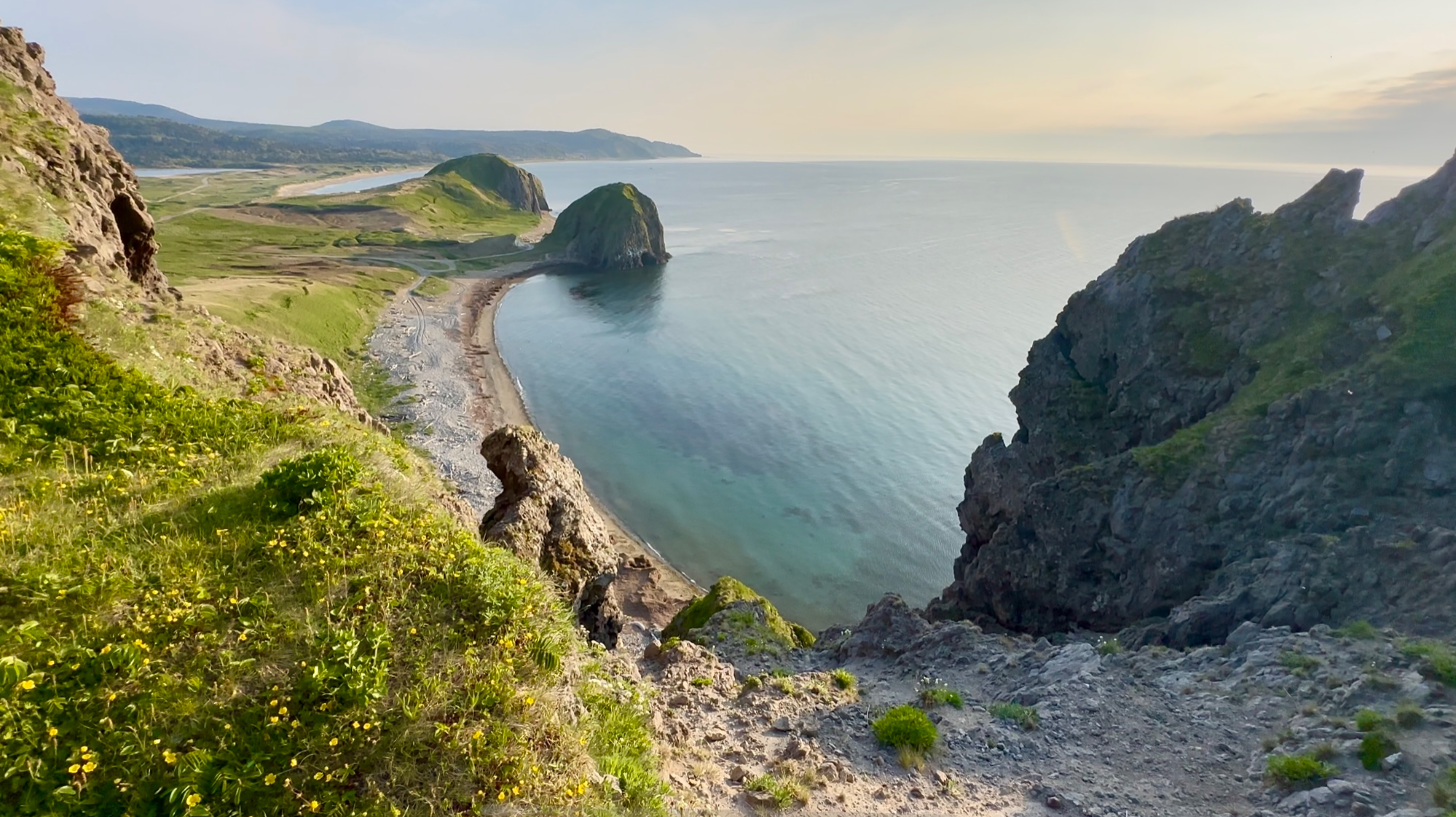 Бухта Первухина Охотское побережье острова Кунашир День 9. Курильские острова 03.06.25