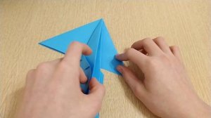 Как сделать самолет из бумаги , который далеко летит